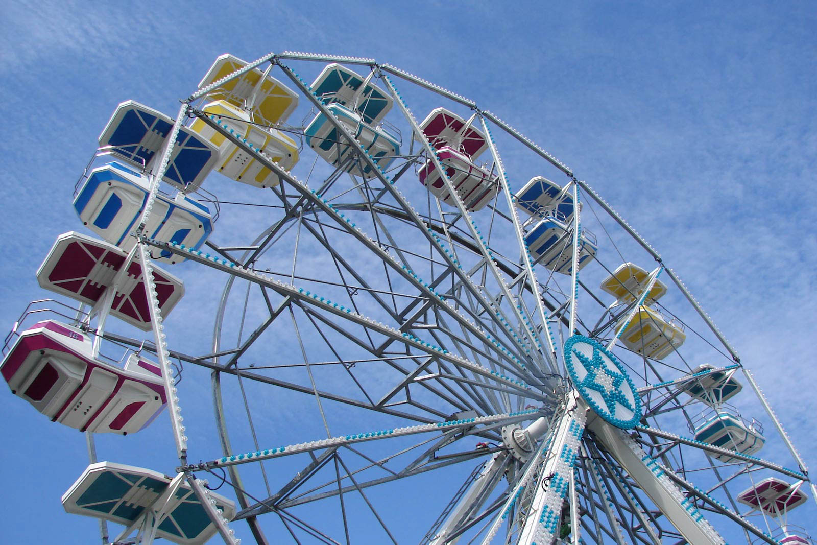 Grande Roue de 20m disponible en location – Location de Grandes Roues ...